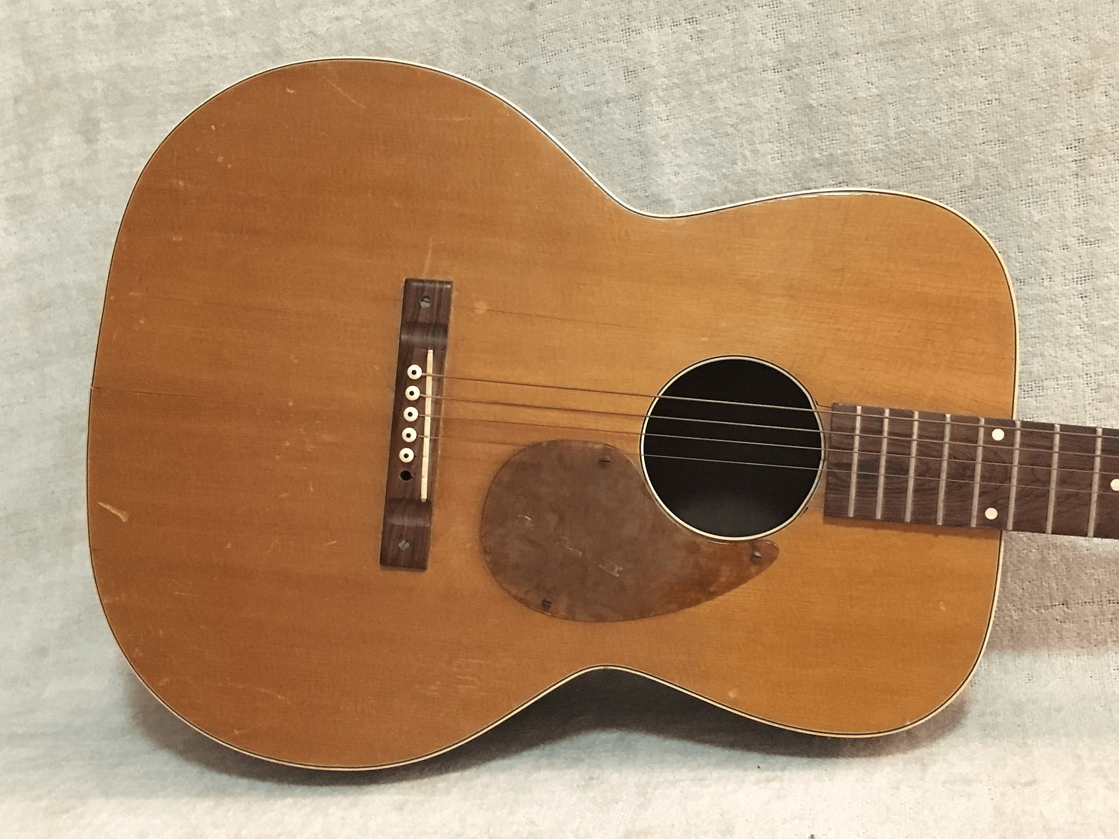 Gretsch Rex Playboy: Affordable Vintage Gold – Don’t Miss Out!